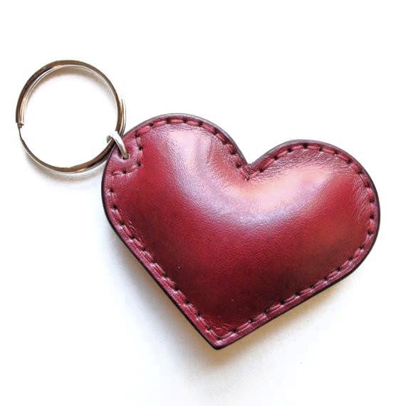 5 Leather items you can make for Valentine's Day